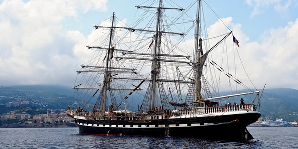le BELEM, superbe trois mâts qui arrivent à Bastia le 27-07-2018 ...